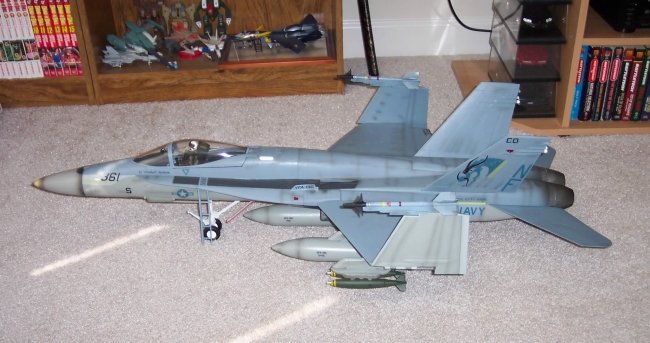 1/18 BBI F/A-18C Hornet by Eric Lowe 1/18 BBI F/A-18C Hornet by Eric Lowe